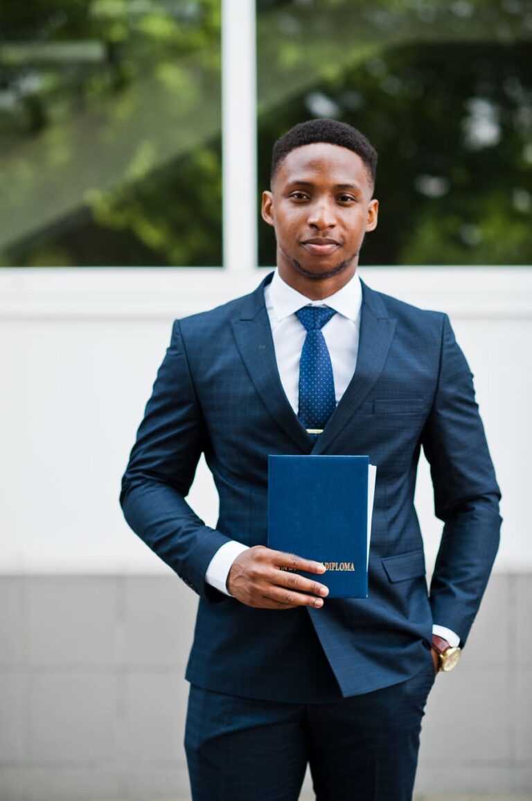 Ideas for my graduation: how to wear the graduation gown